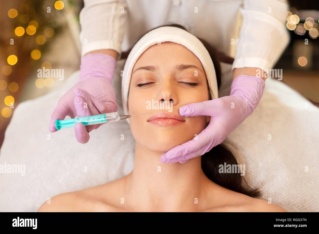 Beauty injection hi-res stock photography and images - Alamy