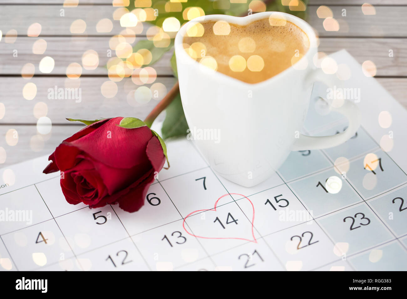 Coffee red rose flower heart hi-res stock photography and images - Alamy