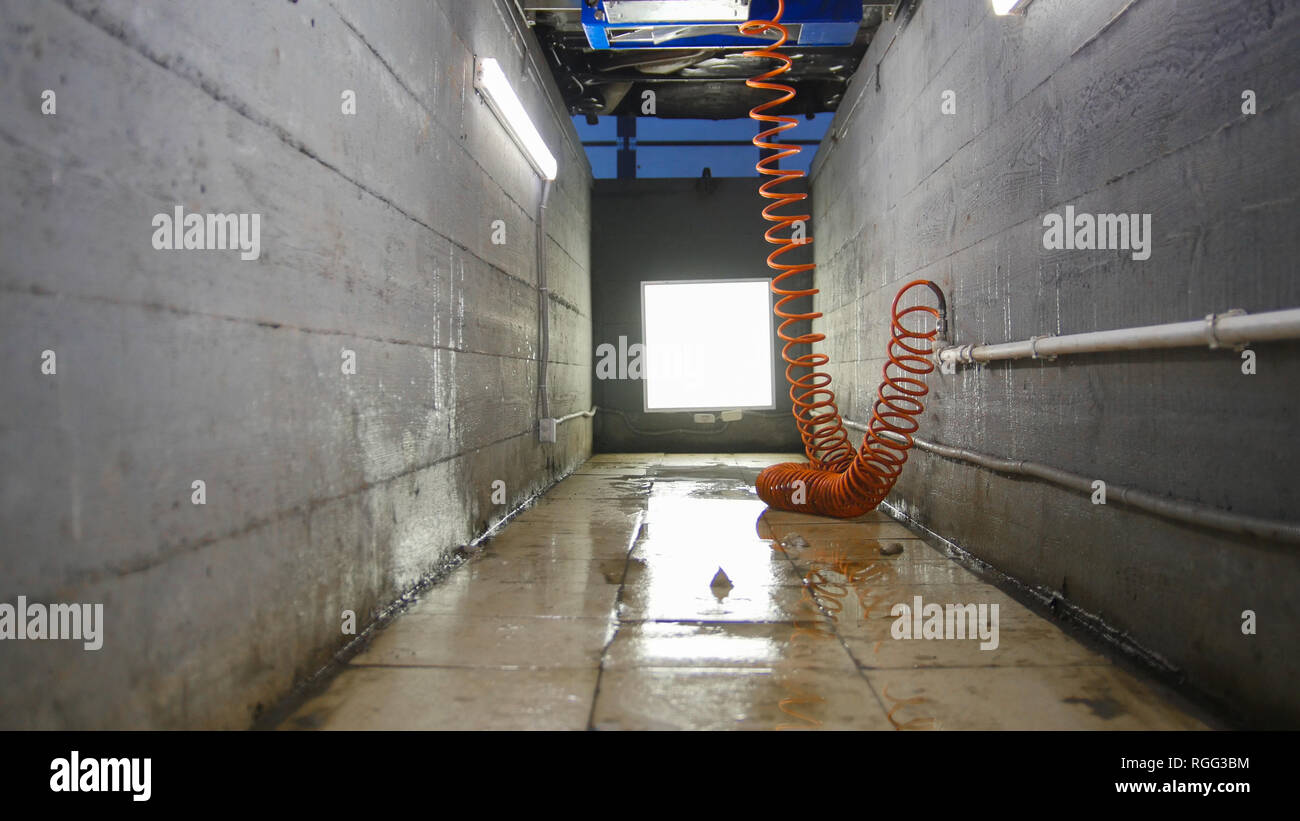 Inspection pit hi-res stock photography and images - Alamy