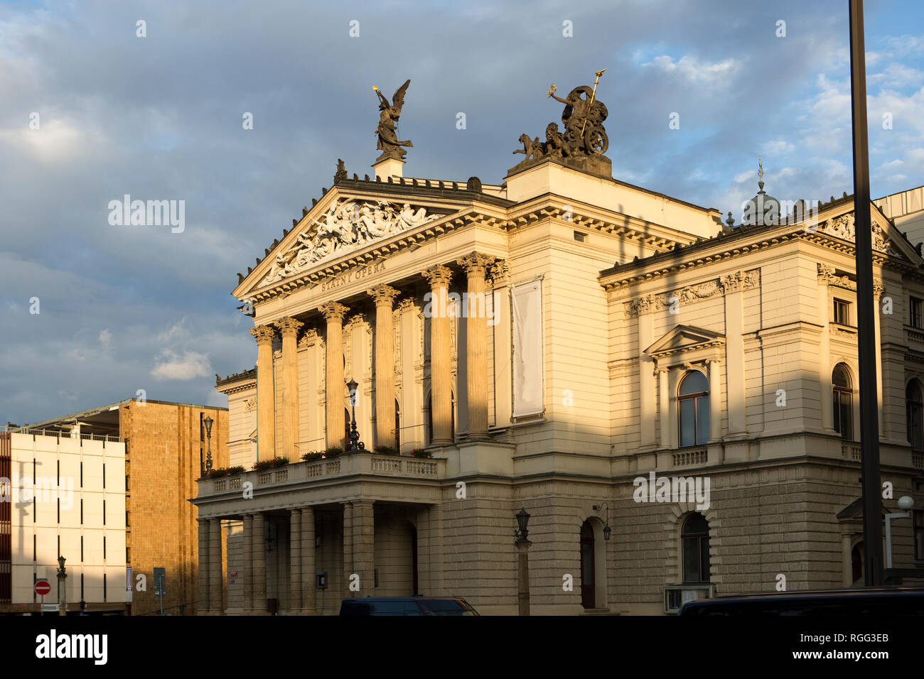Statni opera house hi-res stock photography and images - Alamy
