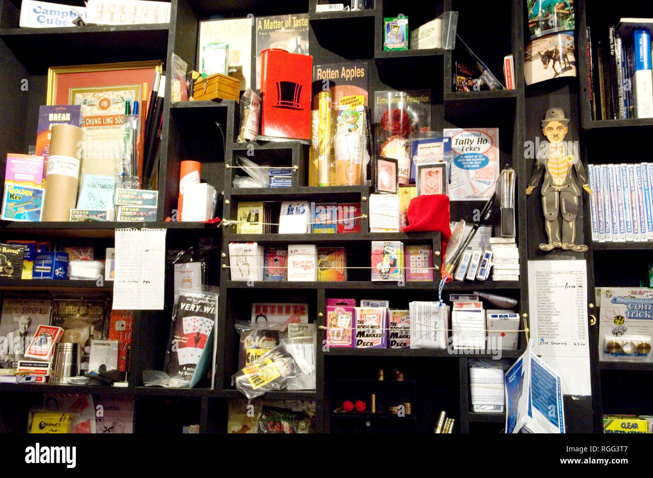International magic store hi-res stock photography and images - Alamy