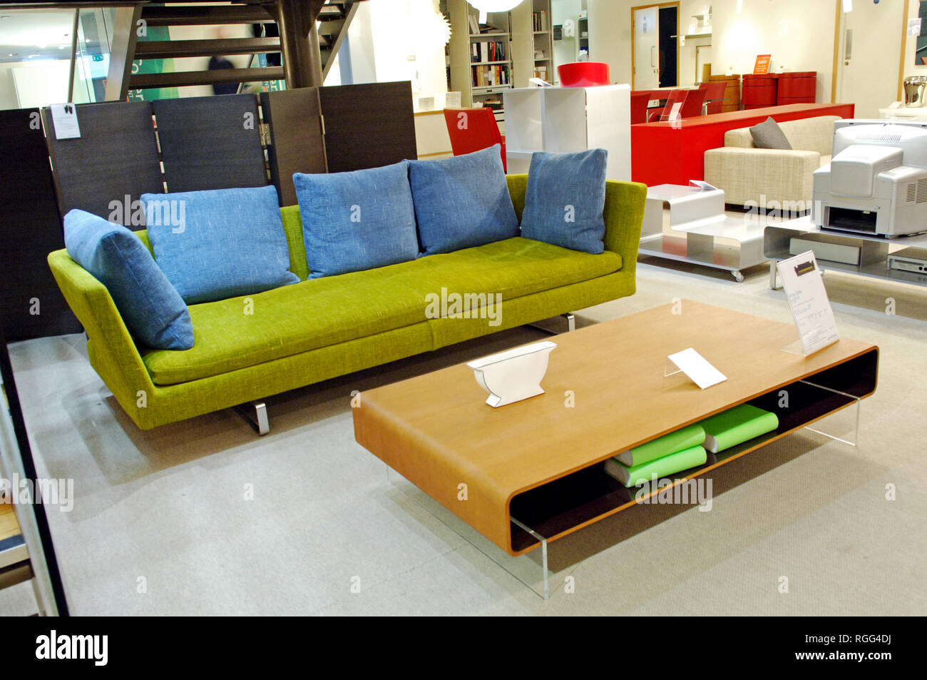 Three piece suite hi-res stock photography and images - Alamy
