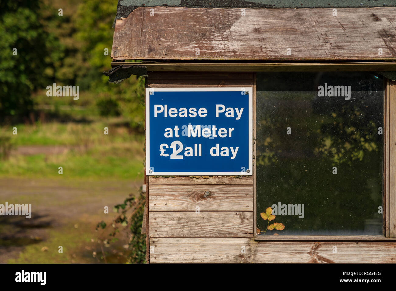 Please pay here sign hi-res stock photography and images - Alamy