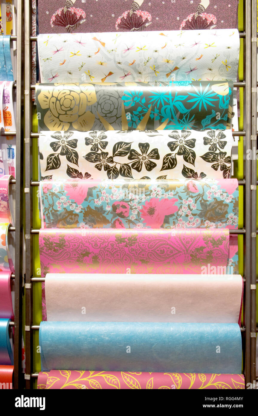 Wrap wrapping paper hi-res stock photography and images - Alamy