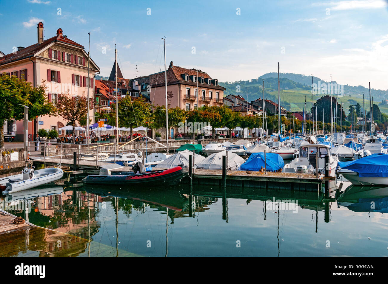Geneva harbor boats on hi-res stock photography and images - Alamy