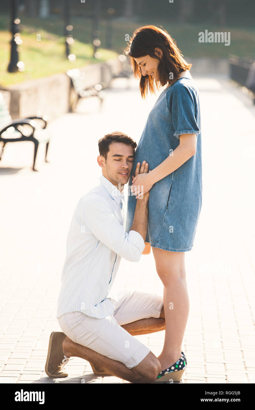 Man touching woman knee hi-res stock photography and images - Alamy