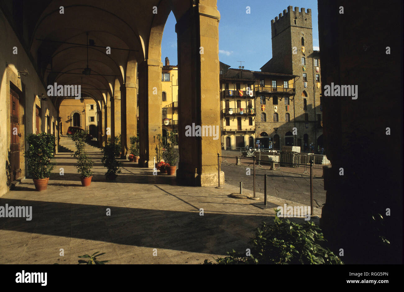 piazza grande (piazza vasari) loggia del vasari, arezzo, toscana ...