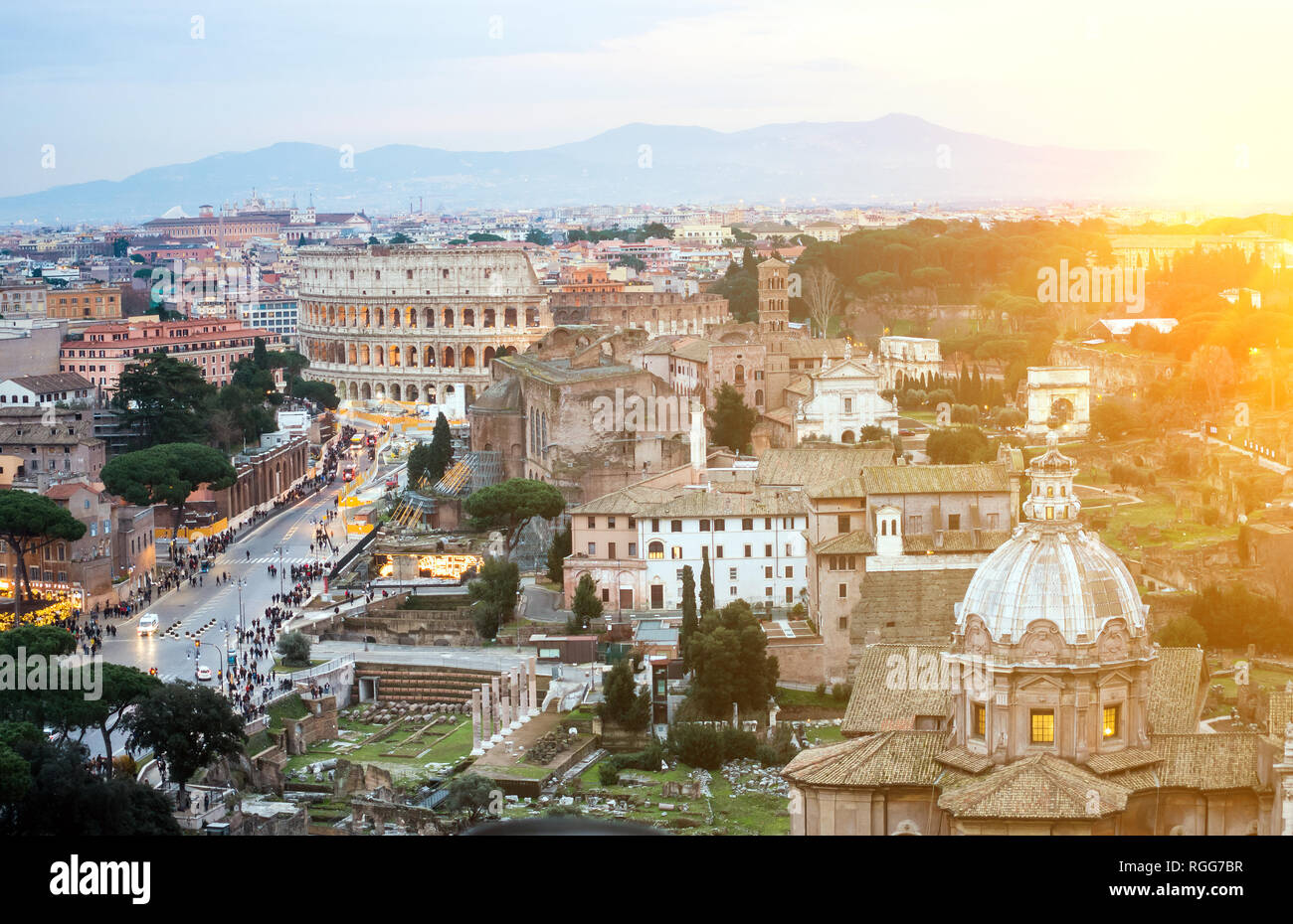 Anfiteatro flavio colosseo roma hi-res stock photography and images - Alamy