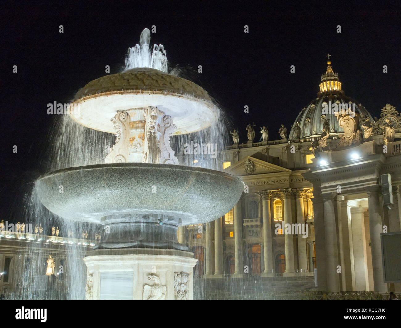 Rome skyline st peter basilica vatican hi-res stock photography and images - Alamy