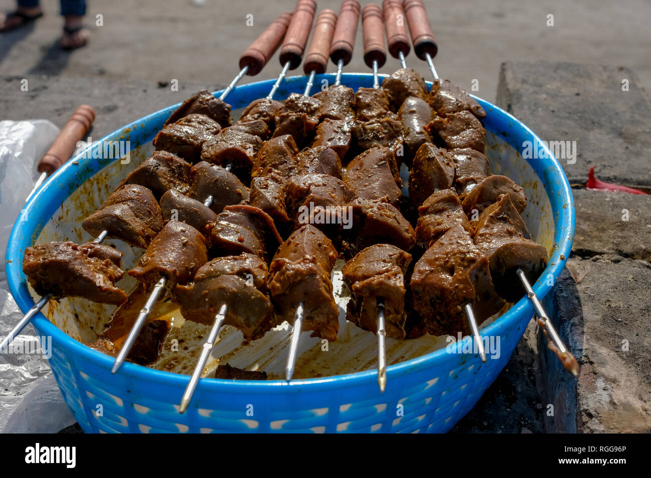 Liver cubes on the grill hi-res stock photography and images - Alamy