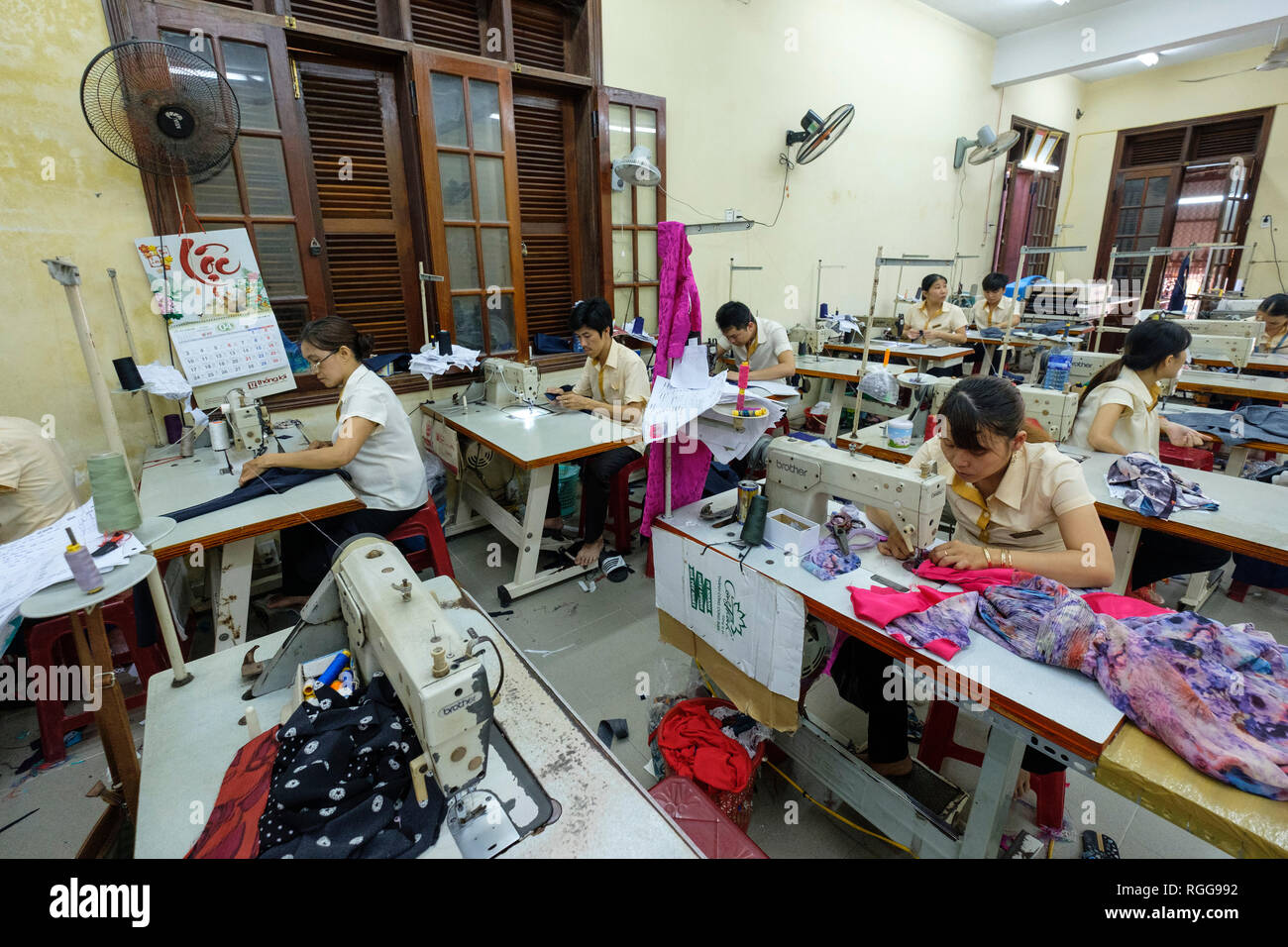 Textile sweatshop hi-res stock photography and images - Alamy