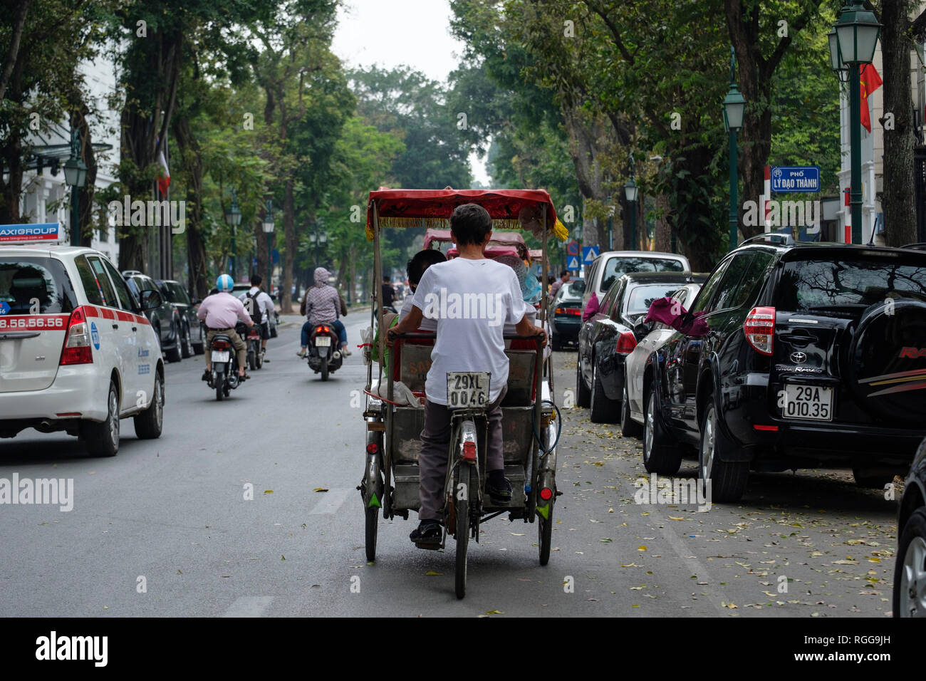 Trishaw vietnam hi-res stock photography and images - Alamy