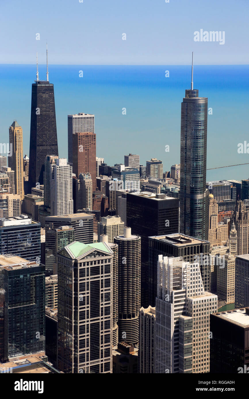 John hancock tower chicago hi-res stock photography and images - Alamy