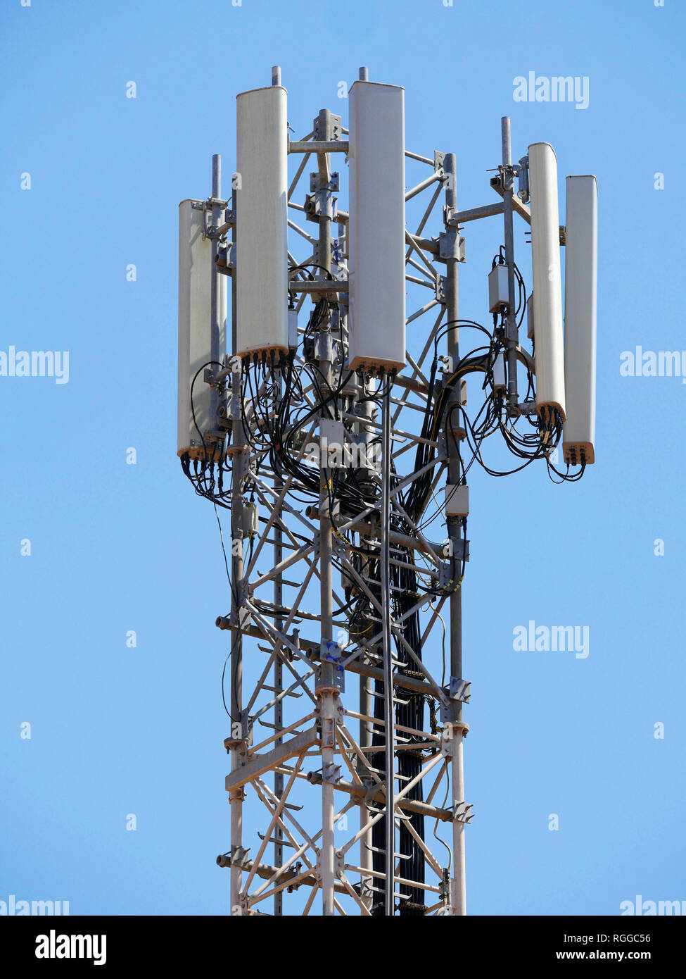 Cell phone tower antenna hi-res stock photography and images - Alamy