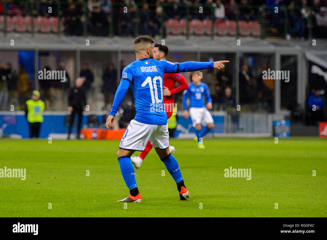 Lorenzo insigne trophy hi-res stock photography and images - Alamy