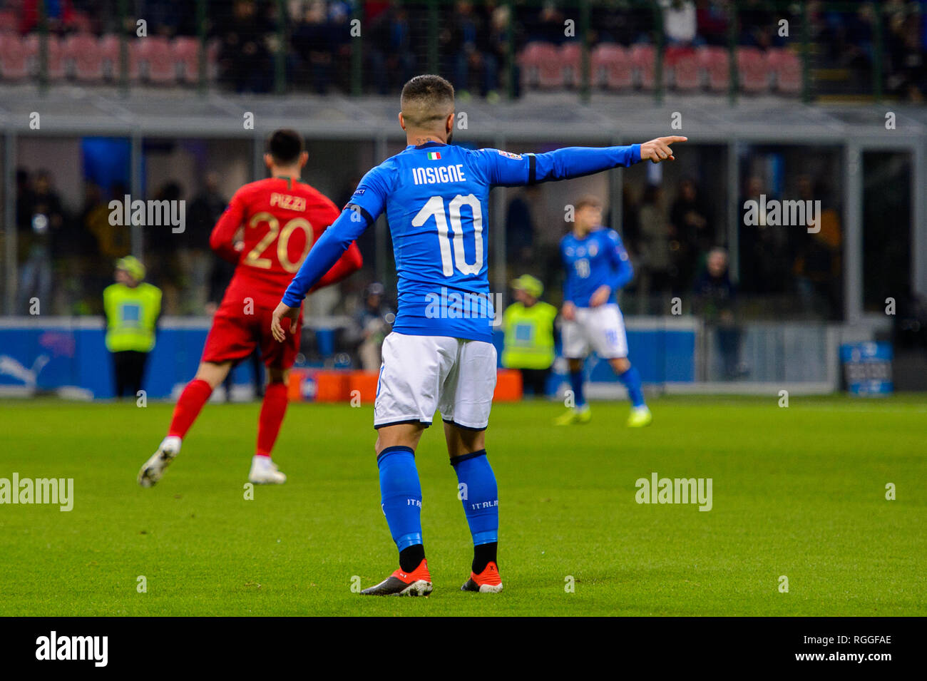 Lorenzo insigne trophy hi-res stock photography and images - Alamy