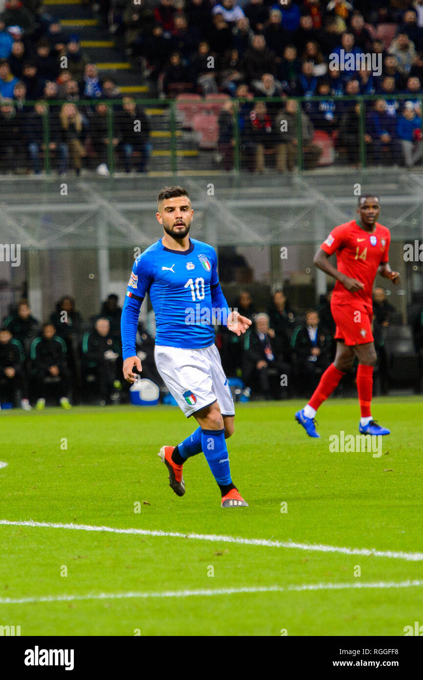 Lorenzo insigne trophy hi-res stock photography and images - Alamy
