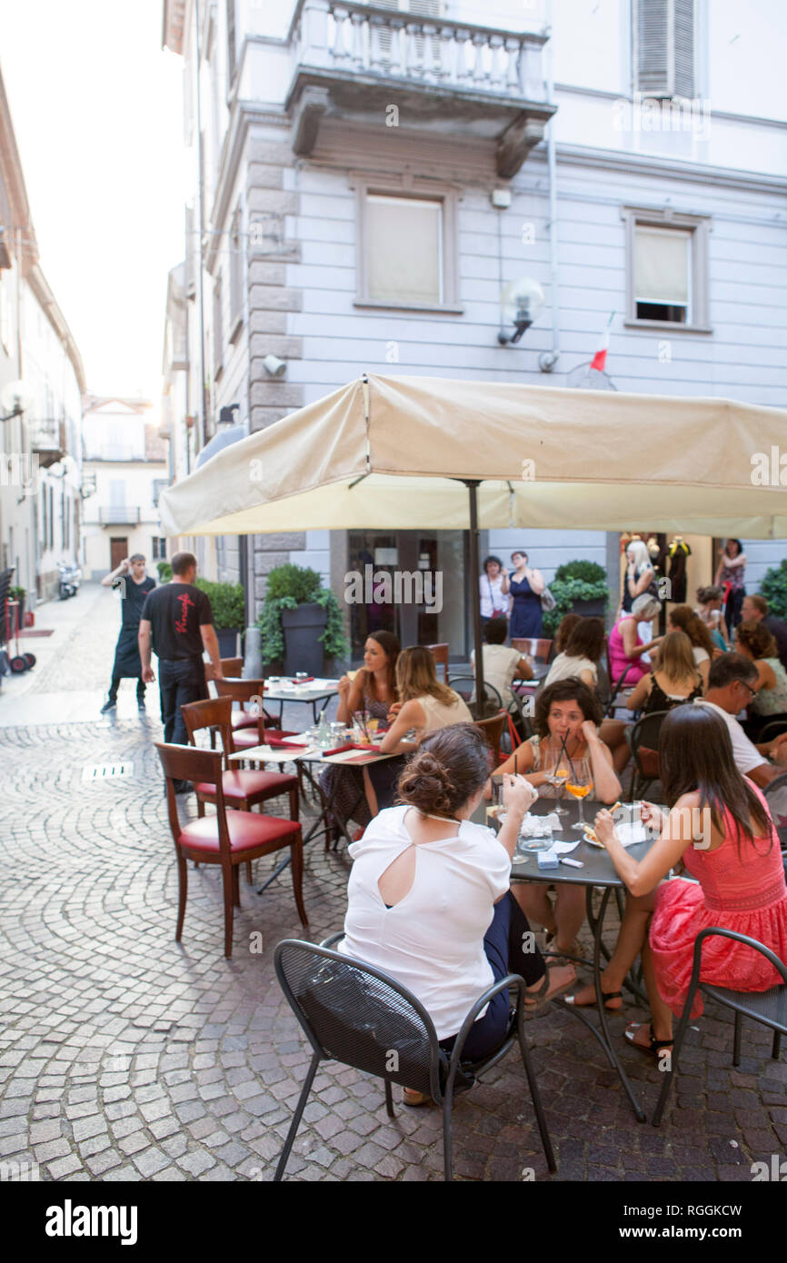 Alba italy hi-res stock photography and images - Alamy