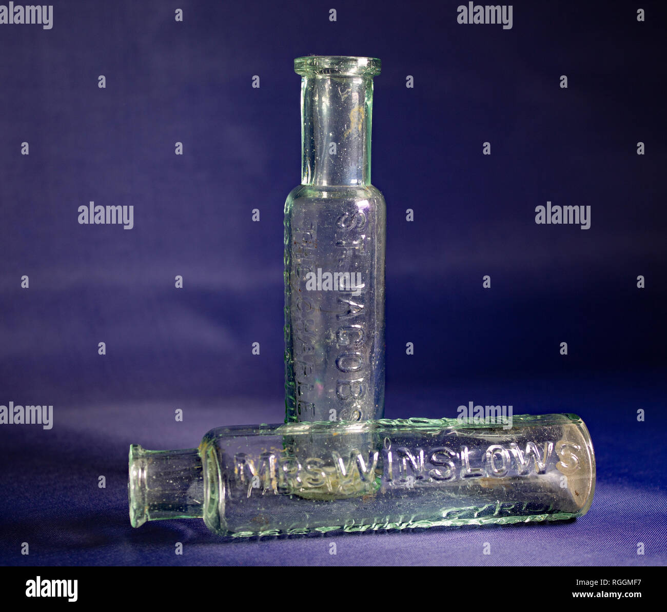 Vintage liniment bottle hi-res stock photography and images - Alamy