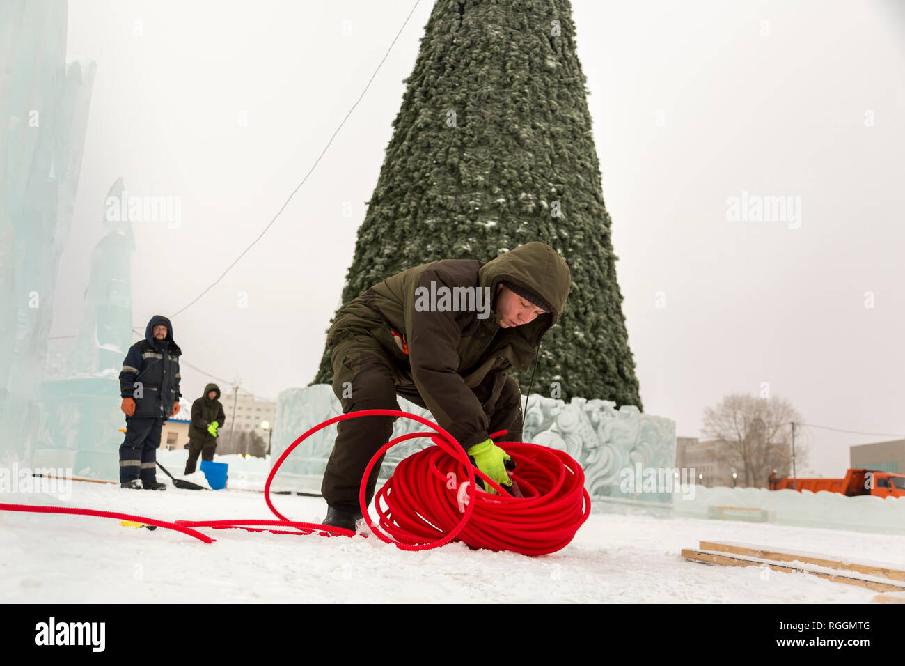 Ice machine repair hi-res stock photography and images - Alamy