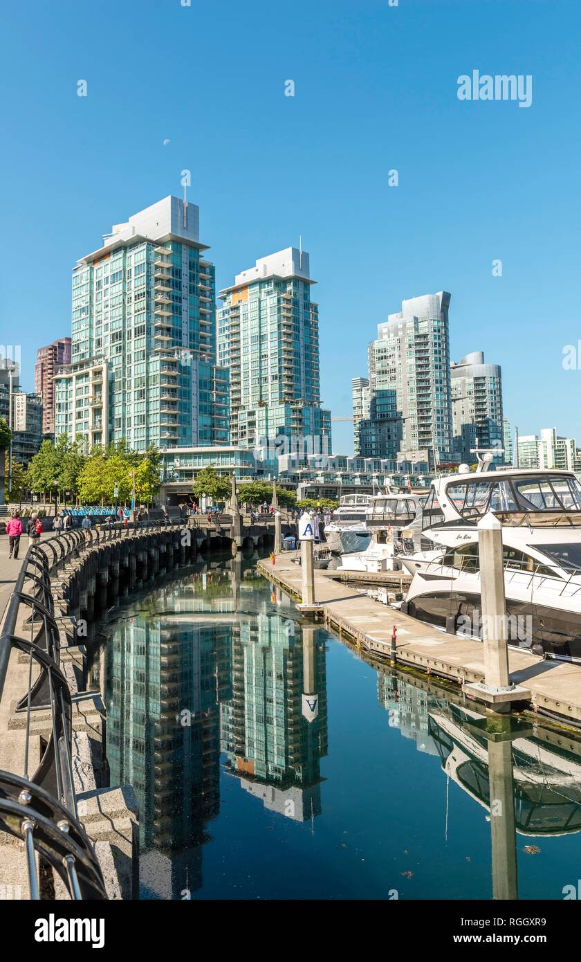 Vancouver high rise buildings hi-res stock photography and images - Alamy
