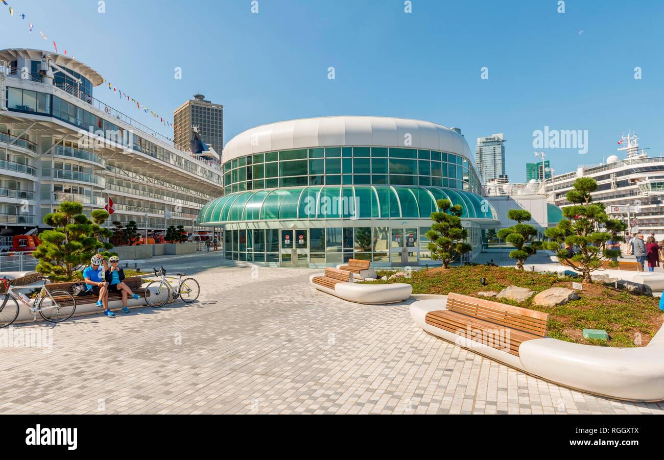Canada place vancouver hi-res stock photography and images - Alamy