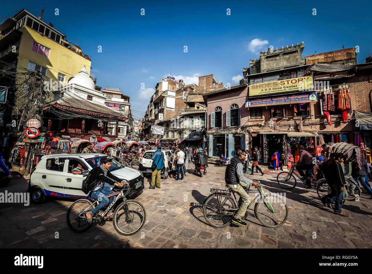 Street scene in the old town of Kathmandu, Nepal Stock Photo - Alamy