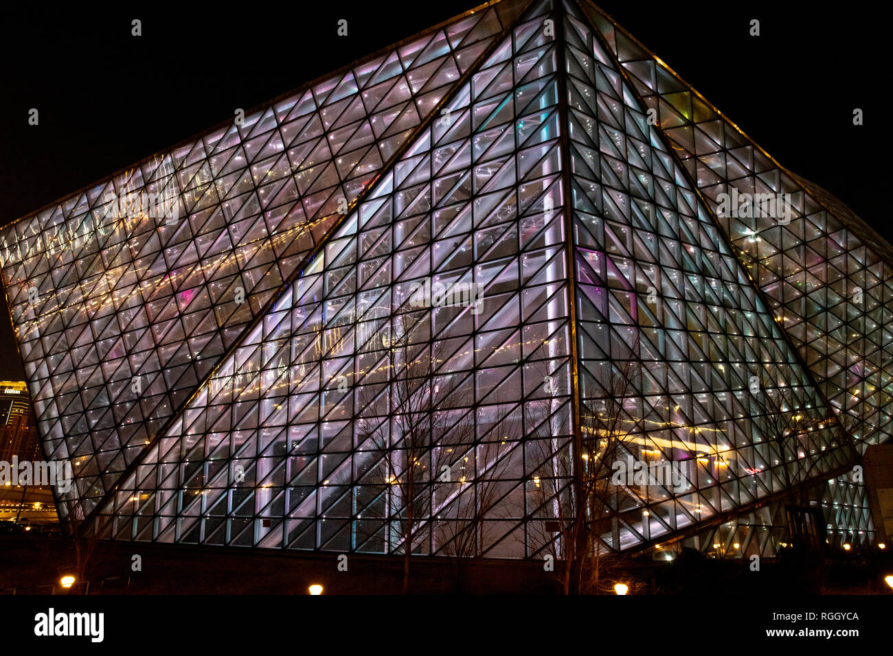 China, Shenyang illuminated architecture at night - beautiful and ...