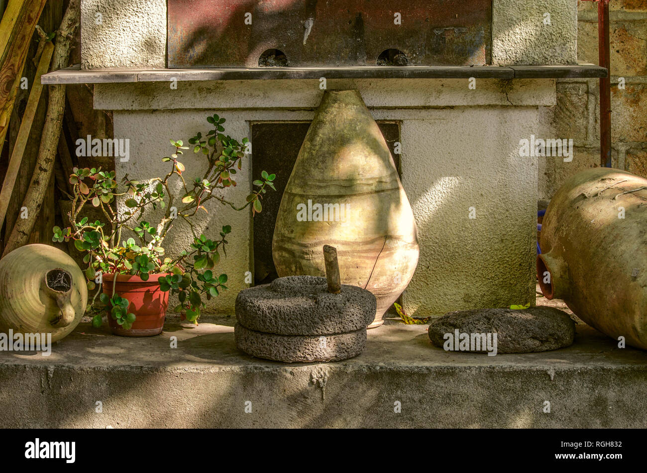 Ancient fireplaces hi-res stock photography and images - Alamy