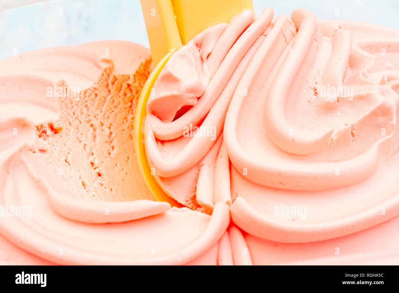 Strawberry ice cream texture Stock Photo - Alamy