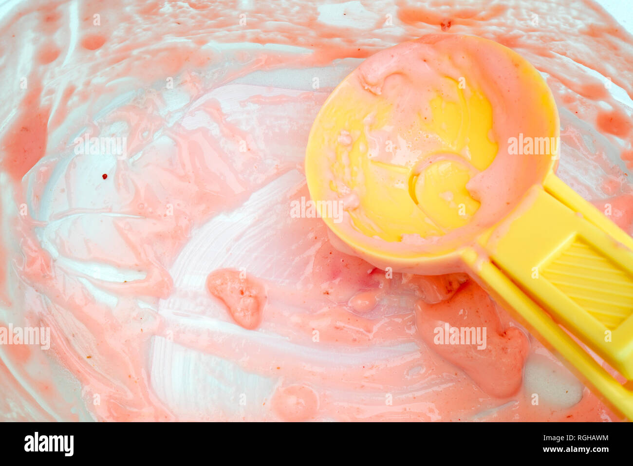 Strawberry ice cream texture Stock Photo - Alamy