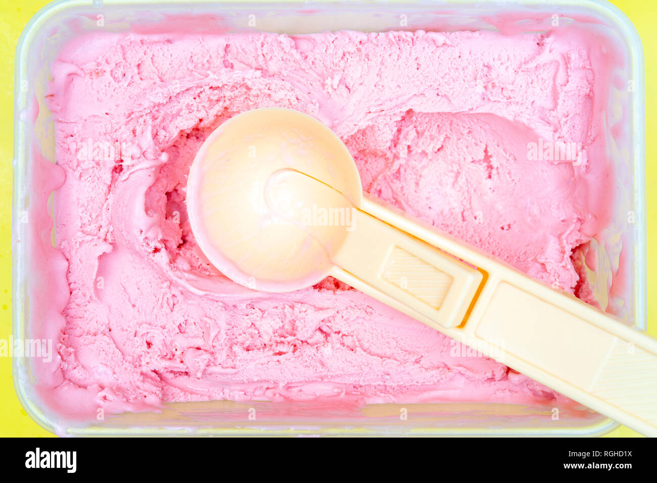 Strawberry ice cream texture Stock Photo - Alamy