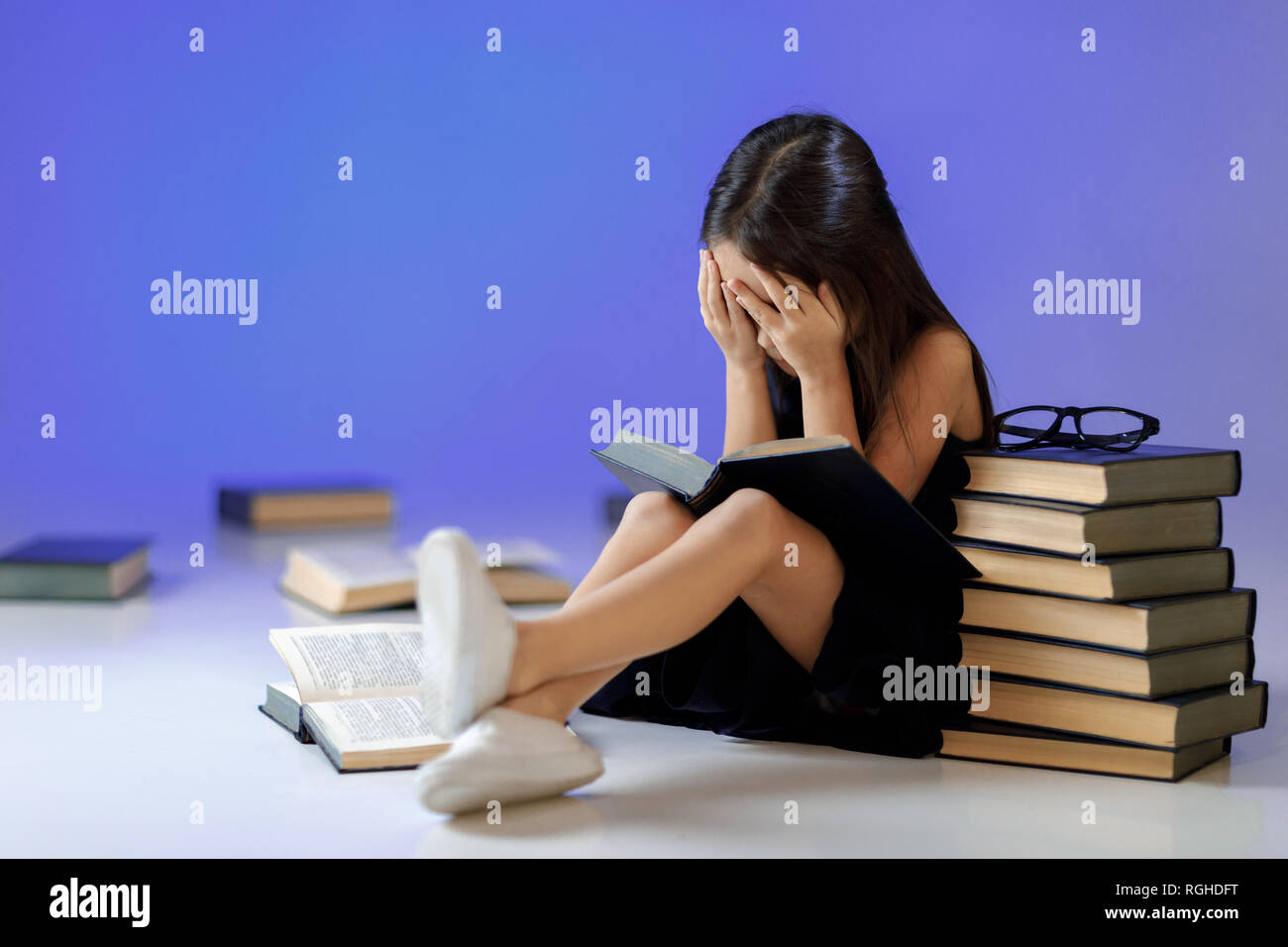 Girl asleep book hi-res stock photography and images - Alamy