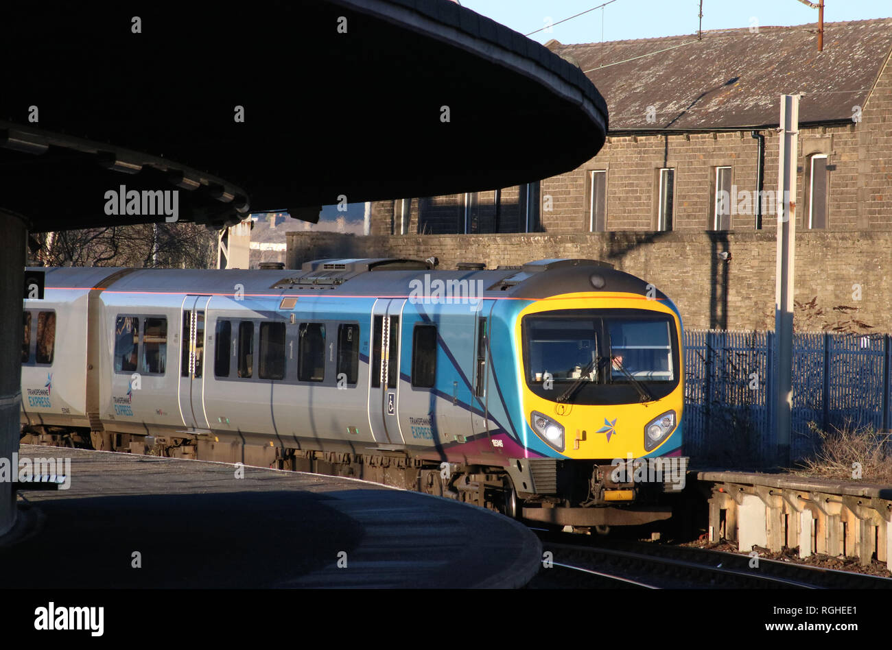 Class 185 Siemens Desiro diesel multiple unit train in FTPE livery ...