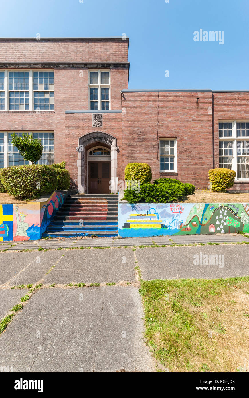 Retaining wall murals hi-res stock photography and images - Alamy