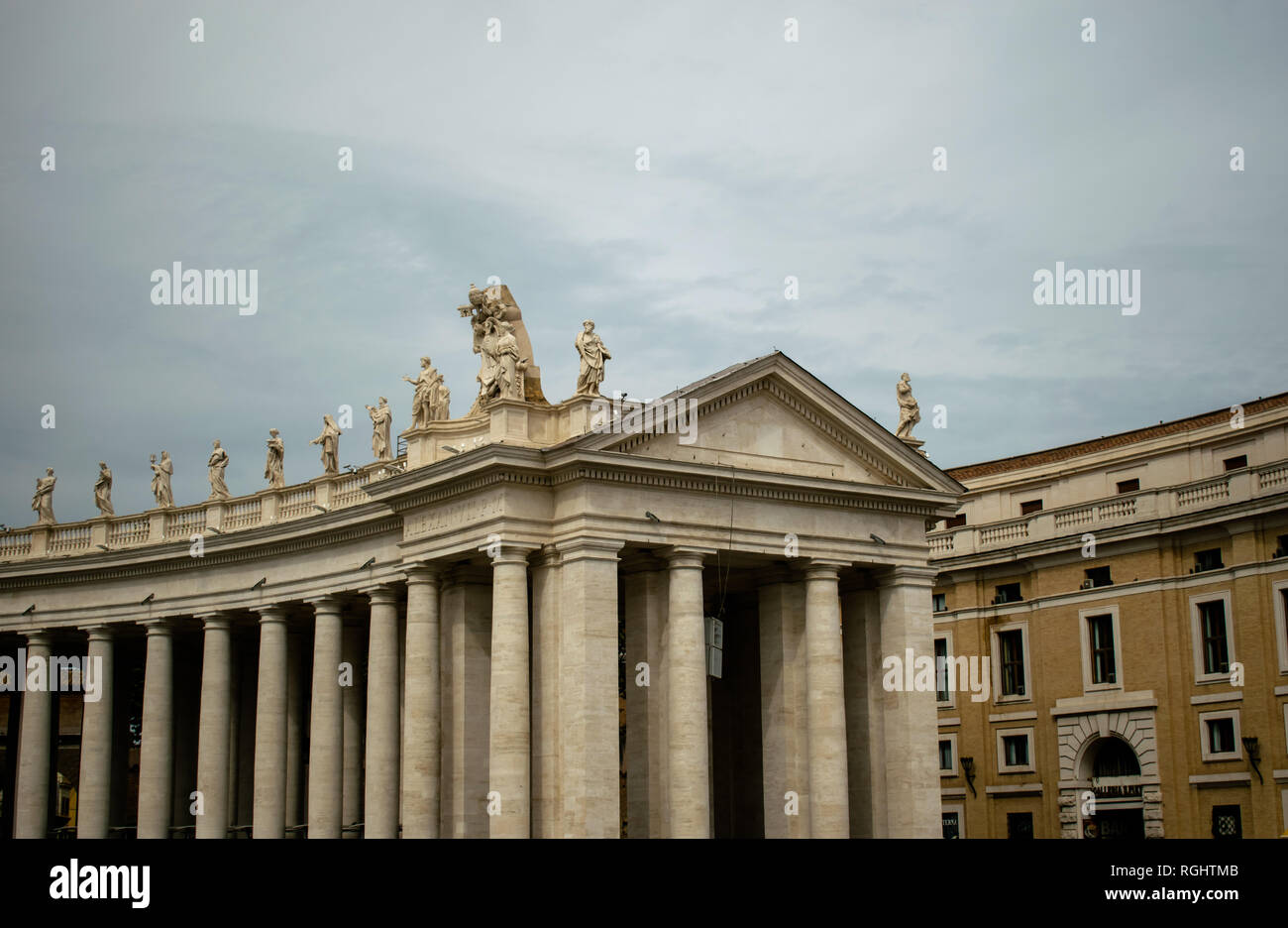 Bernini's Saints Statues atop of St. Peter's Square Colonnade, Vatican, Italy Stock Photo - Alamy