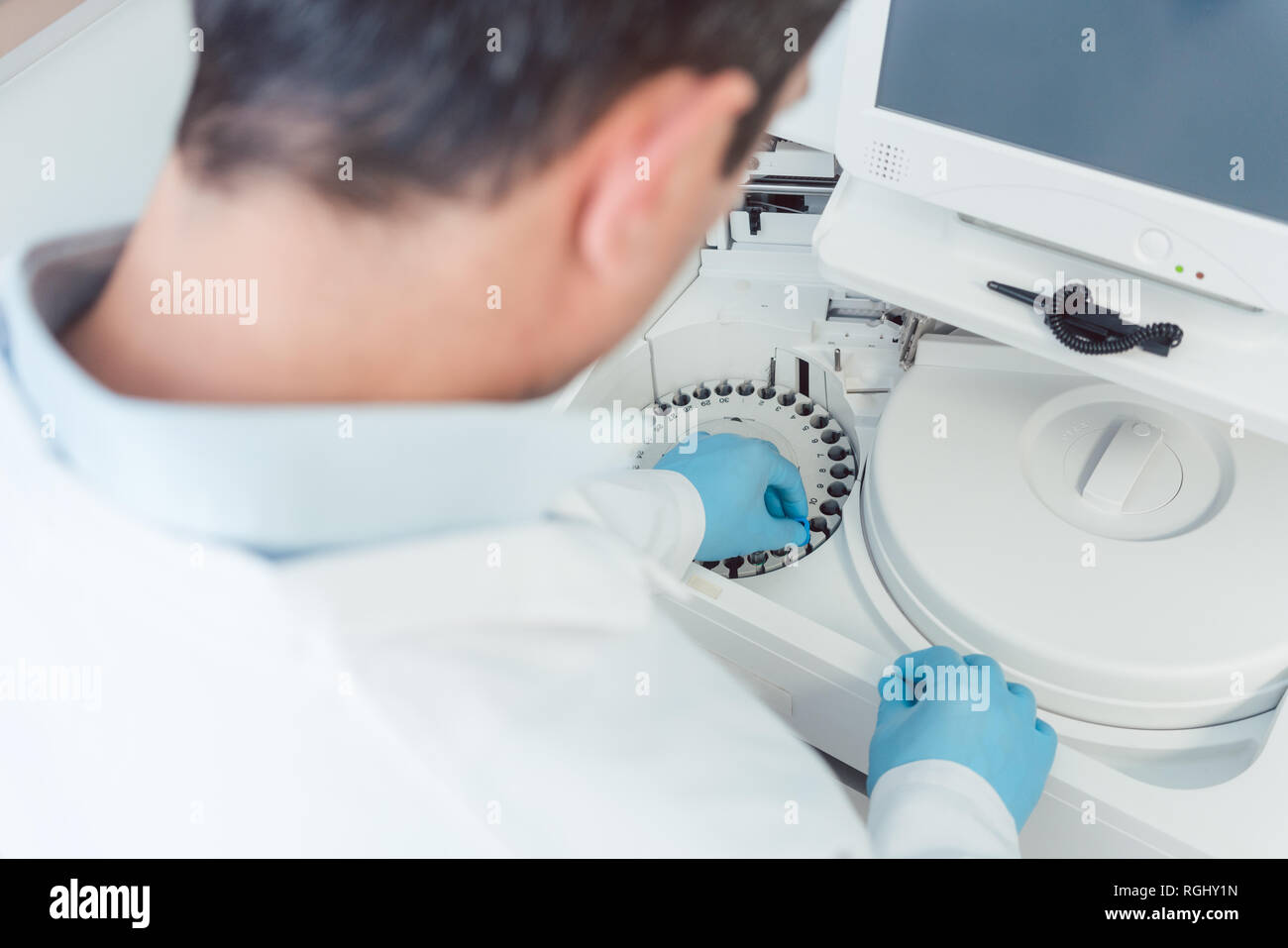 Doctor blood analysis hi-res stock photography and images - Alamy