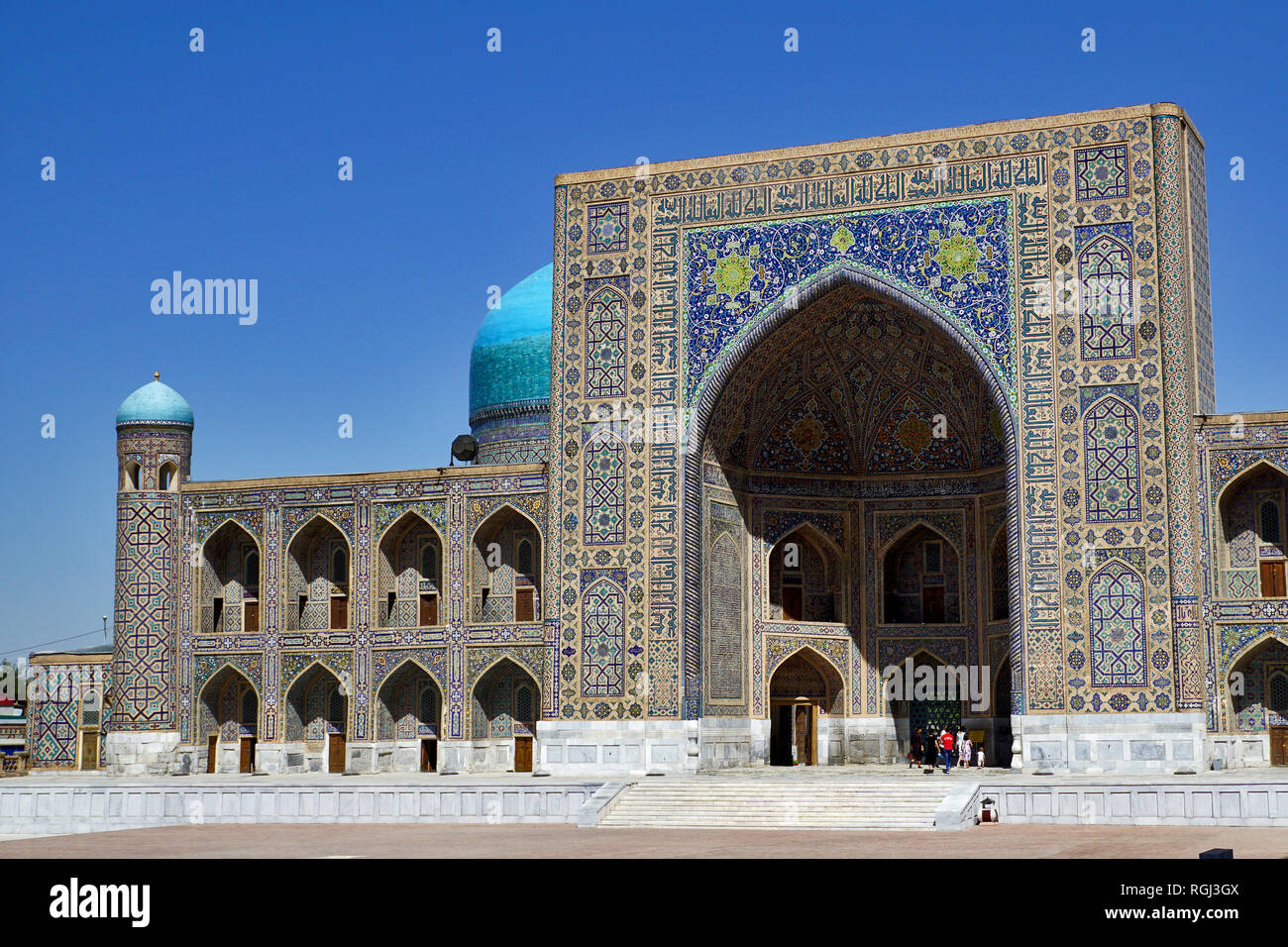 Mosque and Madraasah Registan Square in Samarkand, Uzbekistan Stock ...