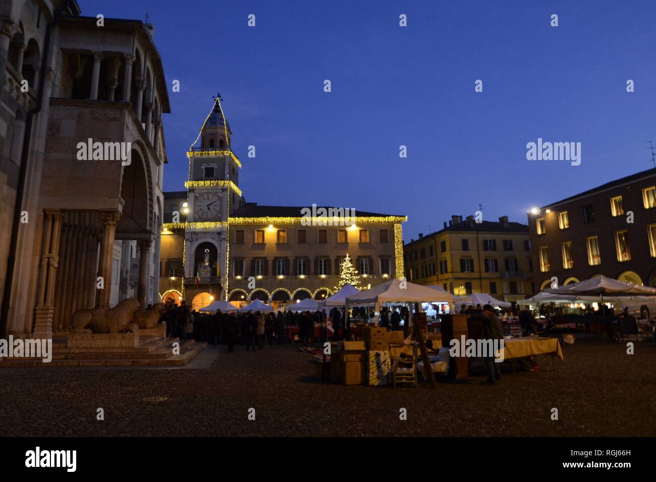Tourism palace grand hall italy hi-res stock photography and images - Alamy