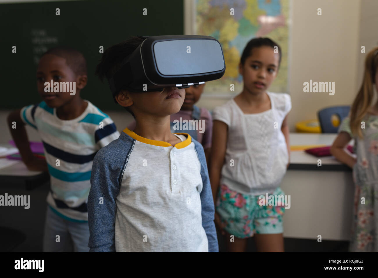 Virtual learning hi-res stock photography and images - Alamy