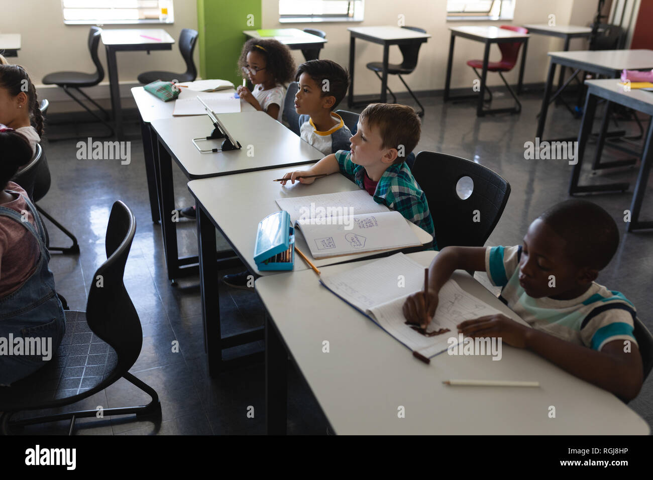 Diverse classroom hi-res stock photography and images - Alamy