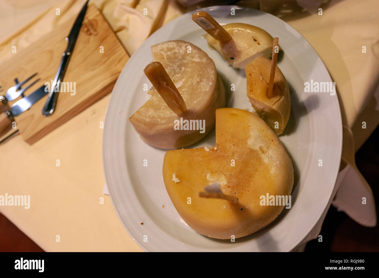 Portuguese cheese selection in Restaurante Tromba Rija, Leiria ...