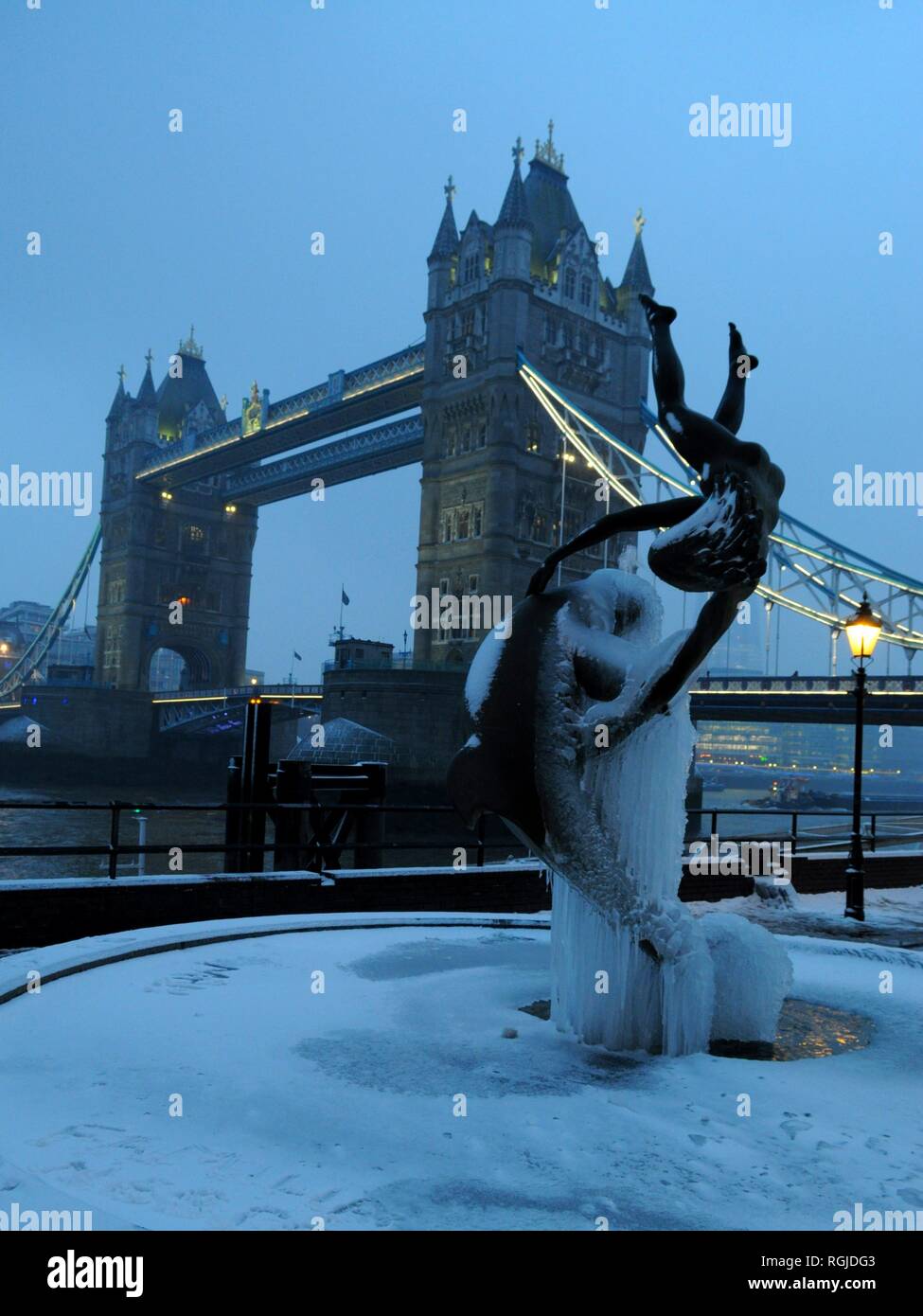 Sculptor david wynne hi-res stock photography and images - Alamy