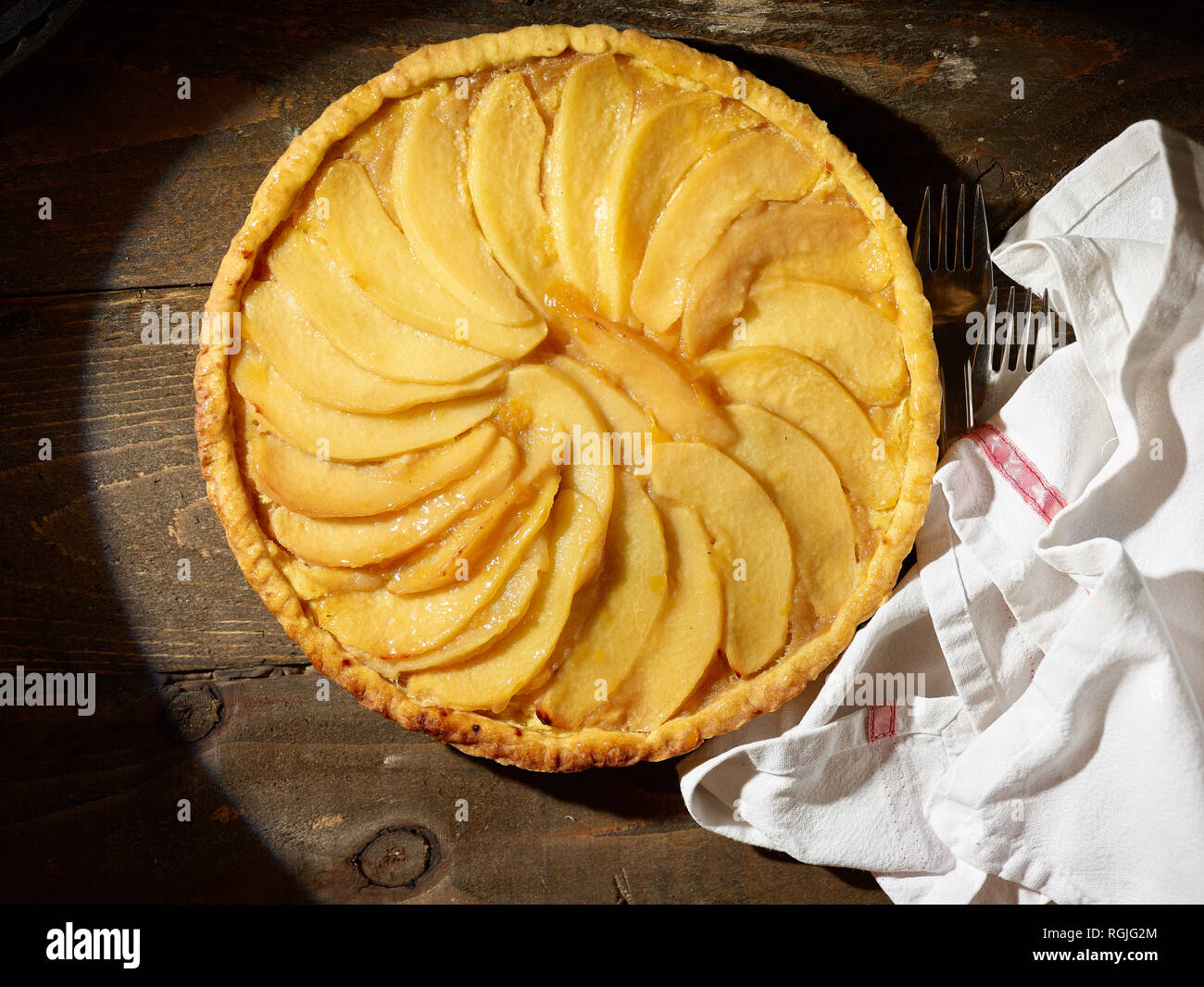 Quince flan with quince slices on top, food still-life photograph Stock ...