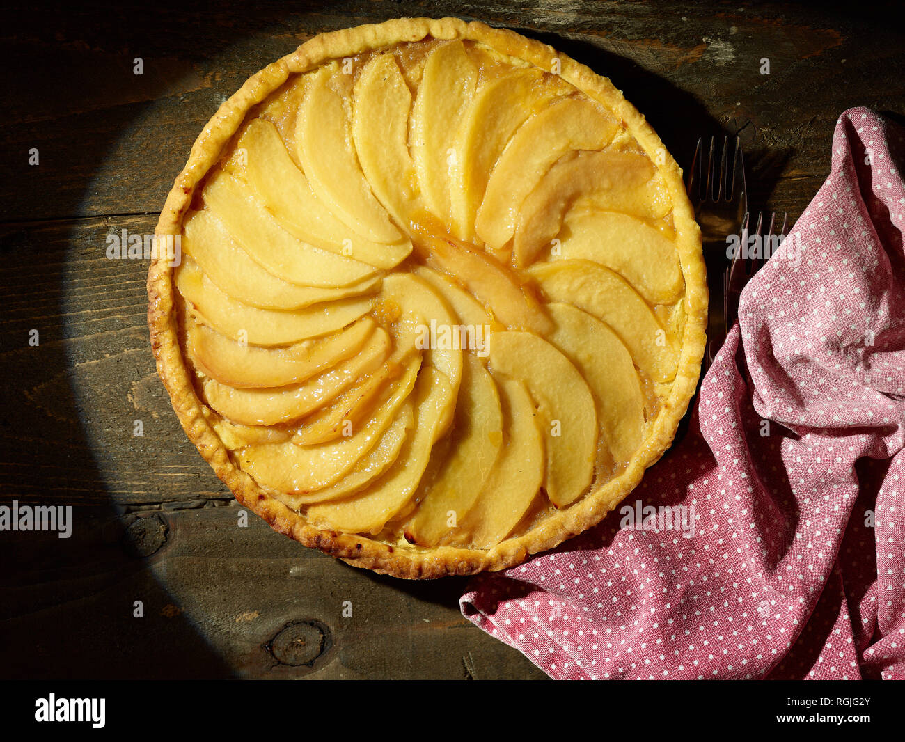 Quince flan with quince slices on top, food still-life photograph Stock ...