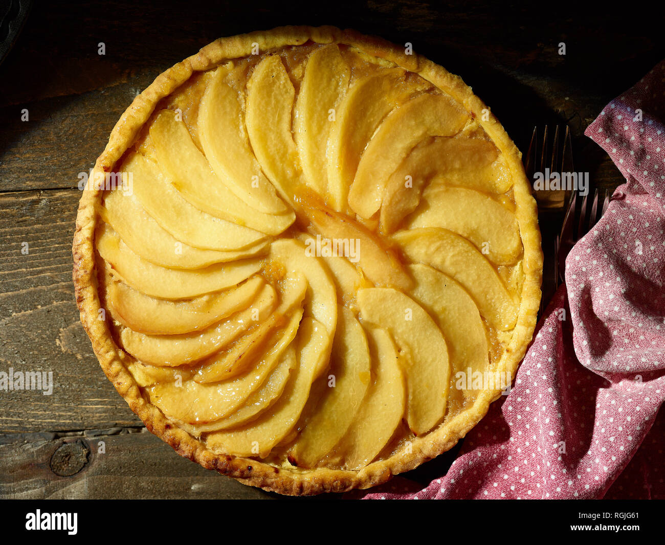Quince flan with quince slices on top, food still-life photograph Stock ...