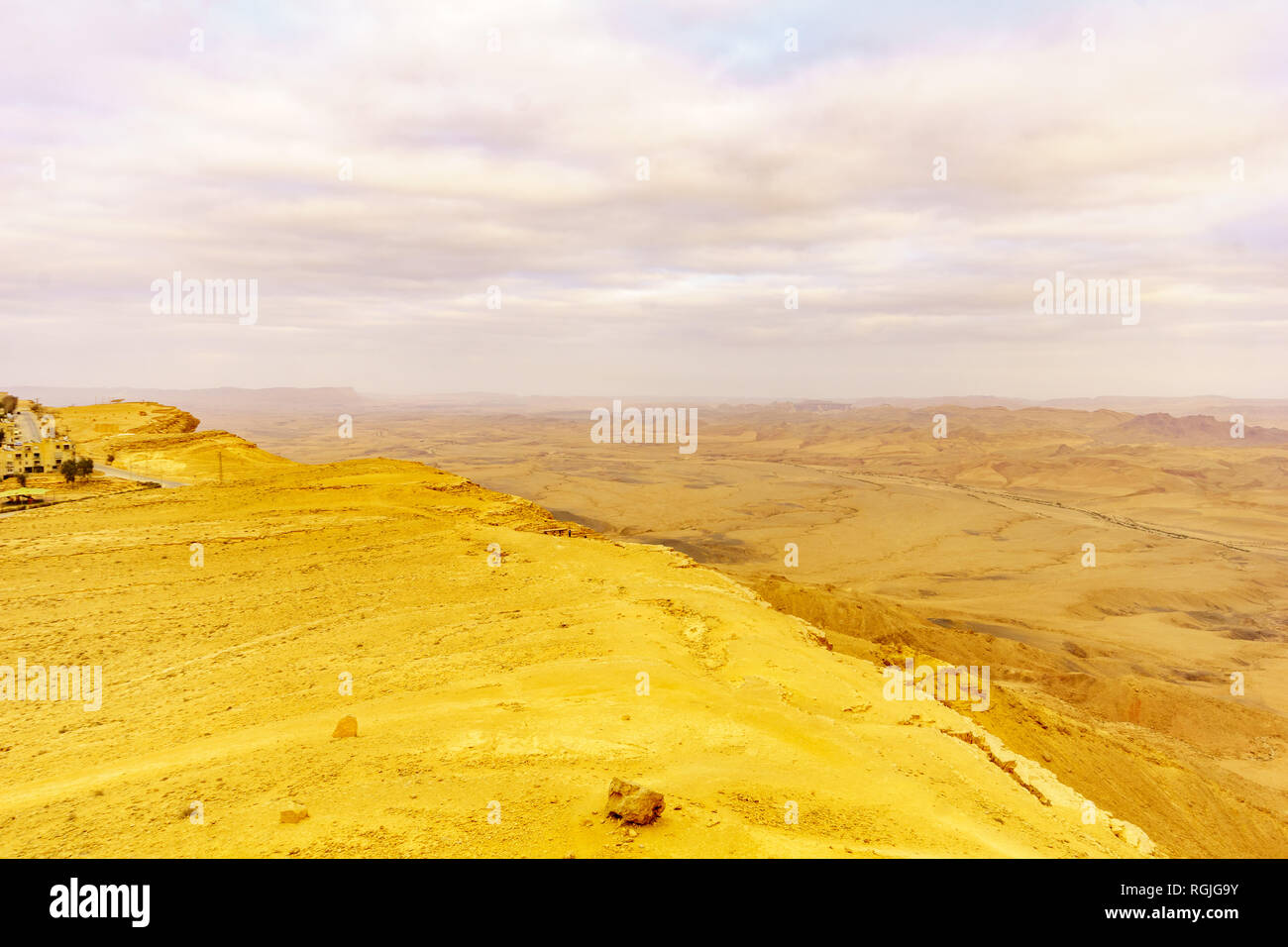 Sunset view of Makhtesh (crater) Ramon, in the Negev Desert, Southern ...