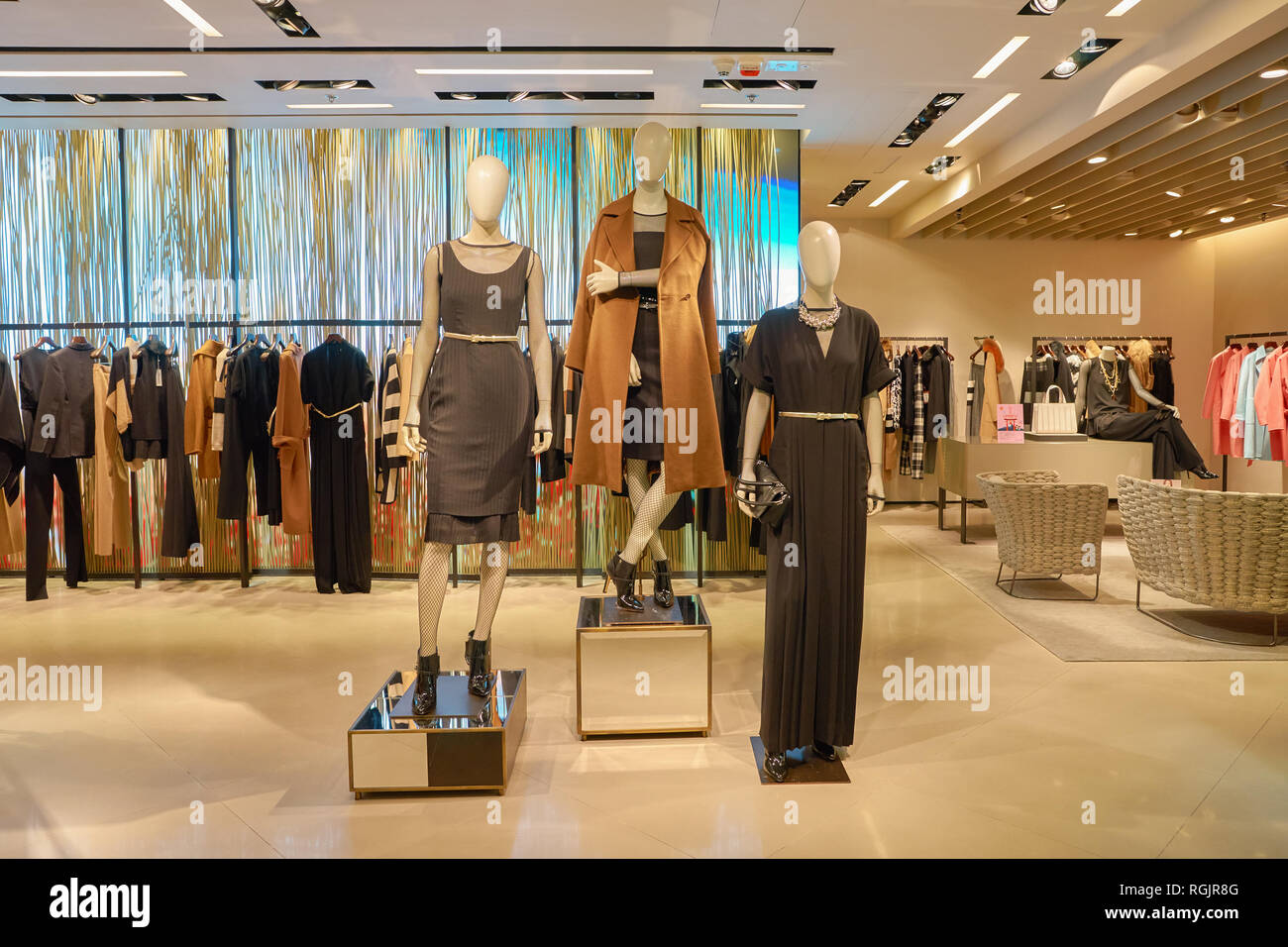 HONG KONG - CIRCA NOVEMBER, 2016: Max Mara store at the Elements shopping mall Stock Photo - Alamy
