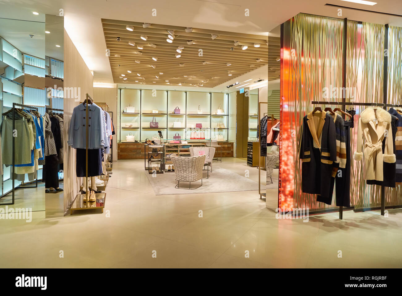 HONG KONG - CIRCA NOVEMBER, 2016: Max Mara store at the Elements shopping mall Stock Photo - Alamy