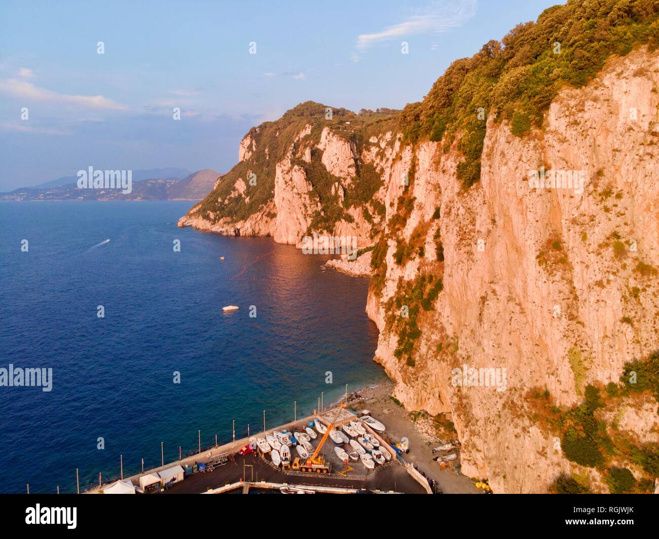 Drone of ocean hi-res stock photography and images - Alamy